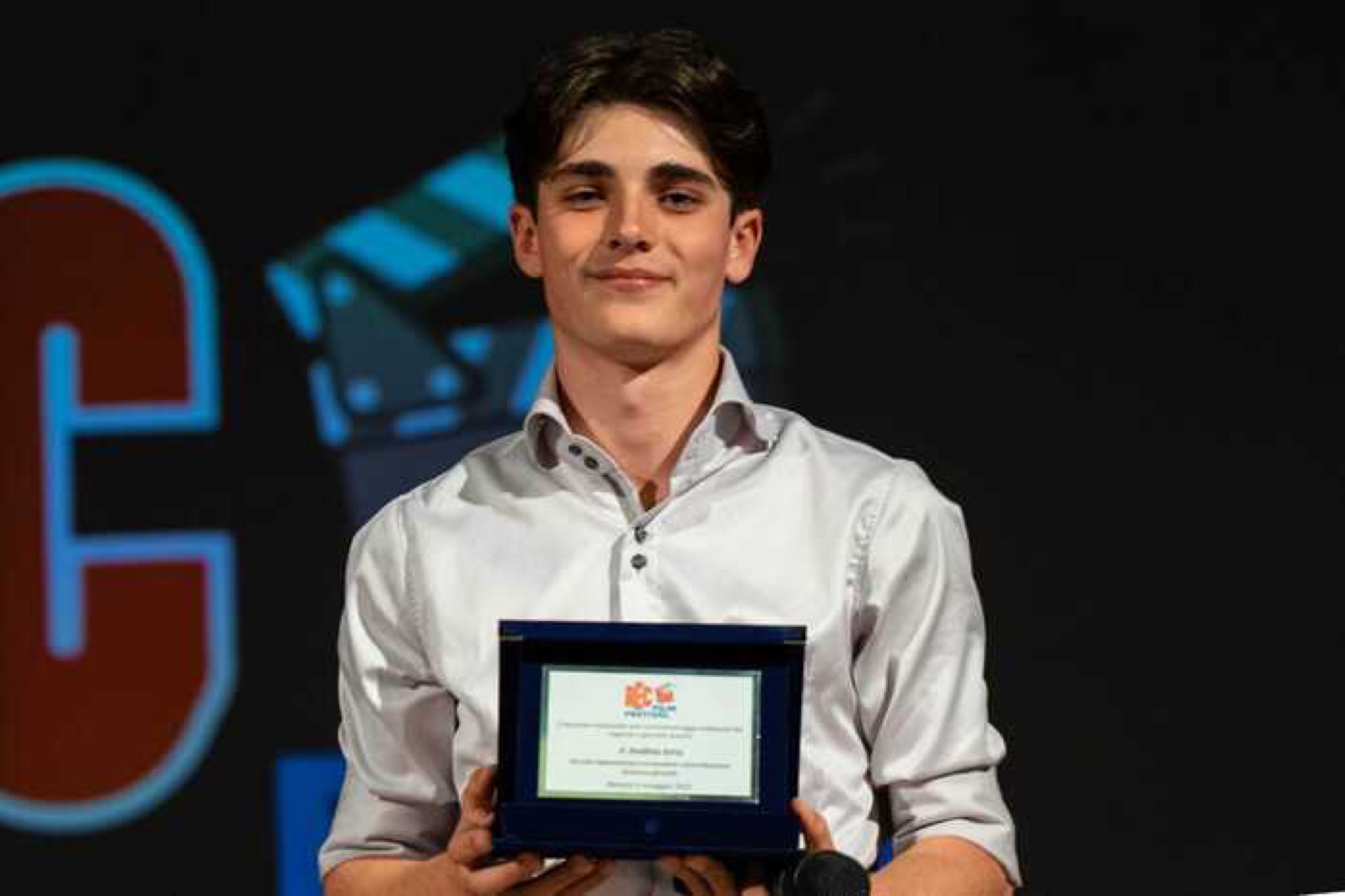 Un 15enne sardo è il nuovo fenomeno delle fiction: Arru premiato a ...